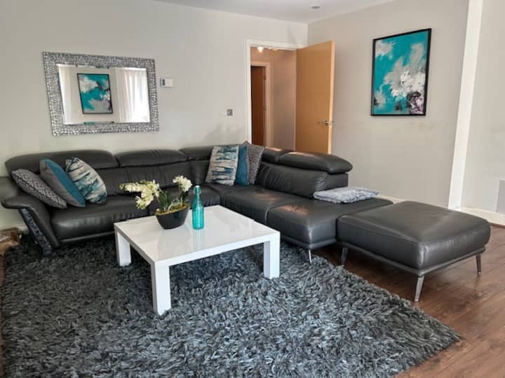 Three Bedroom Stylish Flat With Free Parking - Londres