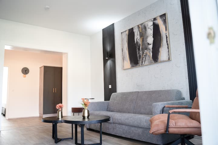 Large Apartment Oberhausen Center {11.11} - Oberhausen