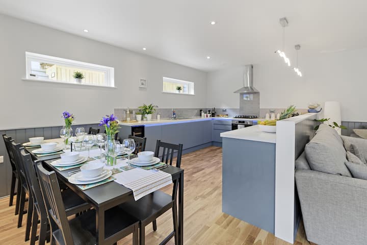 Fabulous Location - Newton Abbot