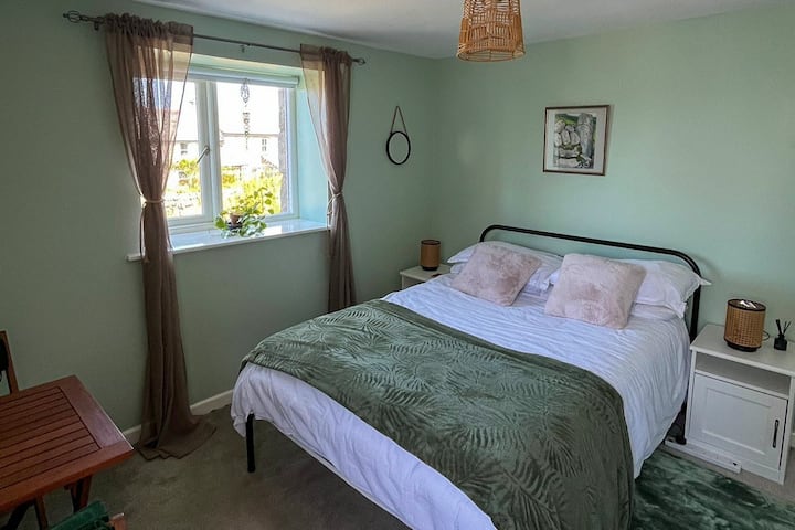Charming Double Bed En-suite. - Pendeen