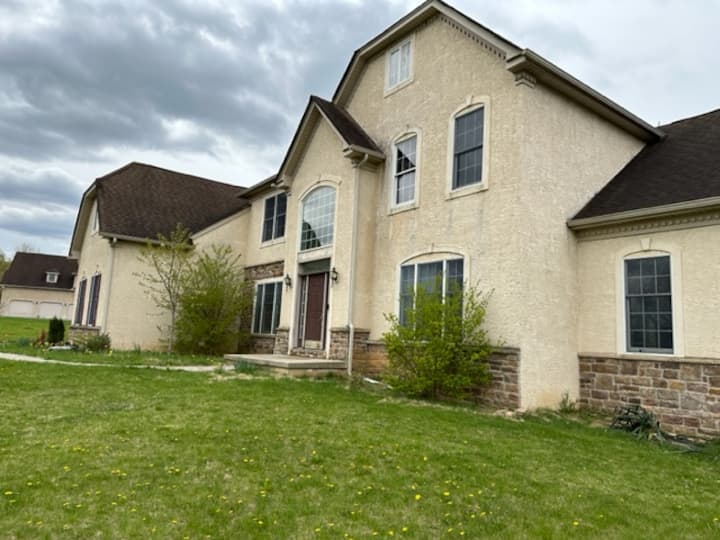 Large House In A Quite Valley - Easton, PA