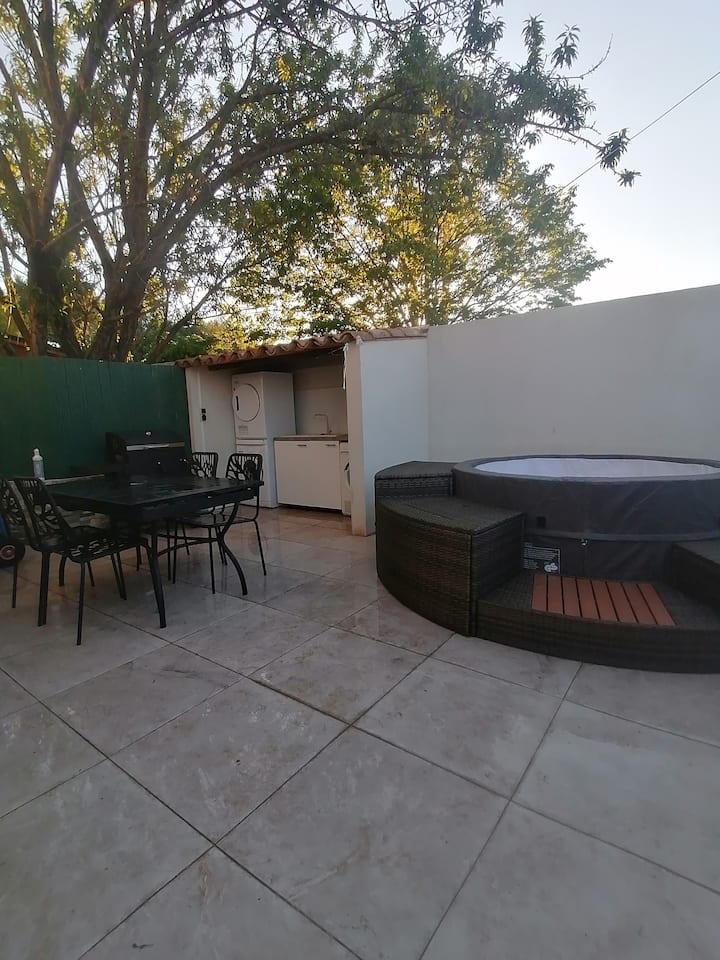 4 Lits,  Parking, Jacuzzi, à La Ciotat - Cassis