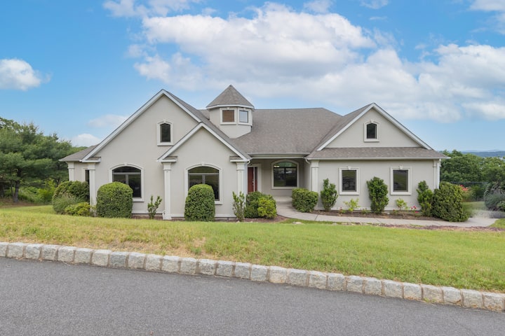 Hudson River Views! - Montrose, NY