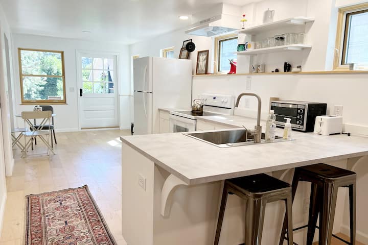Charming Apt In Center Of Town - Nevada City, CA