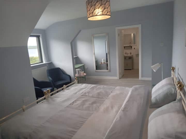 2. Lakeside View Kingsize Bed (Can Be Two Singles) - Bundoran