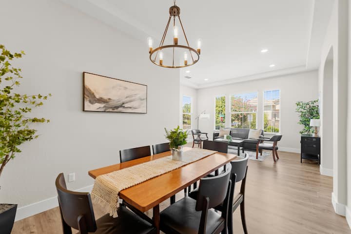 Relaxing 5br Near Sac Airport - Sacramento