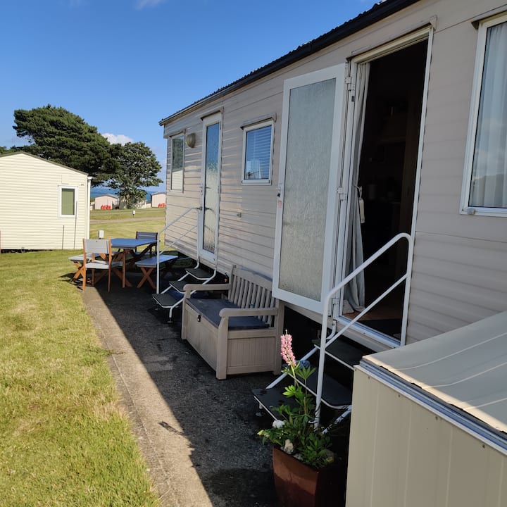 Caravan With Sea Views On A Tranquil Site - Isle of Wight