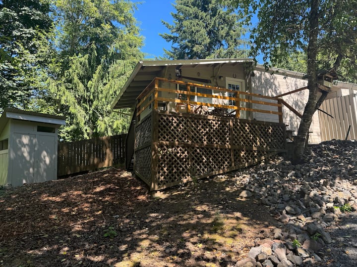 Small Cabin Adjacent To My Home - Kelso, WA