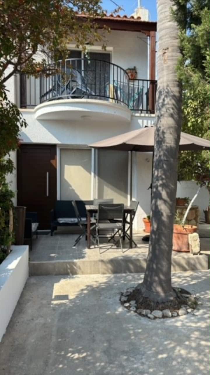 A House With A Garden - Paphos