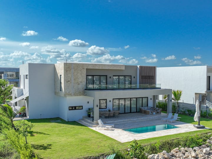 Cap Cana Golf Villa: Private Pool & Luxe Stay - Punta Cana