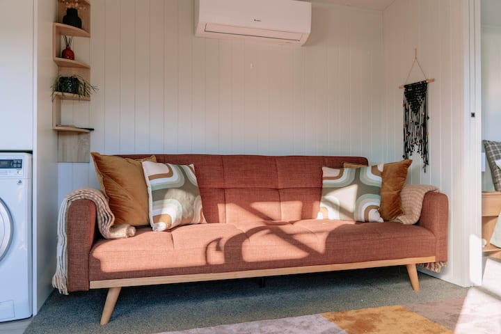 Mountain Cabin - Central, Cosy And Cute With Views - Wanaka
