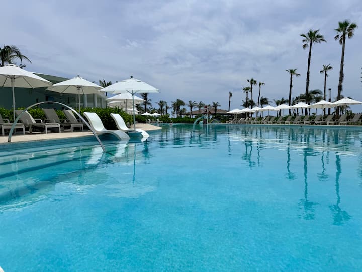 Beachfront Paradise - Acapulco