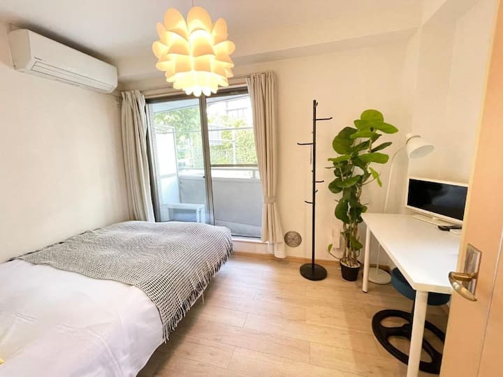 [Takadanobaba22] Sightseeing And Business Stays - Shinjuku Station