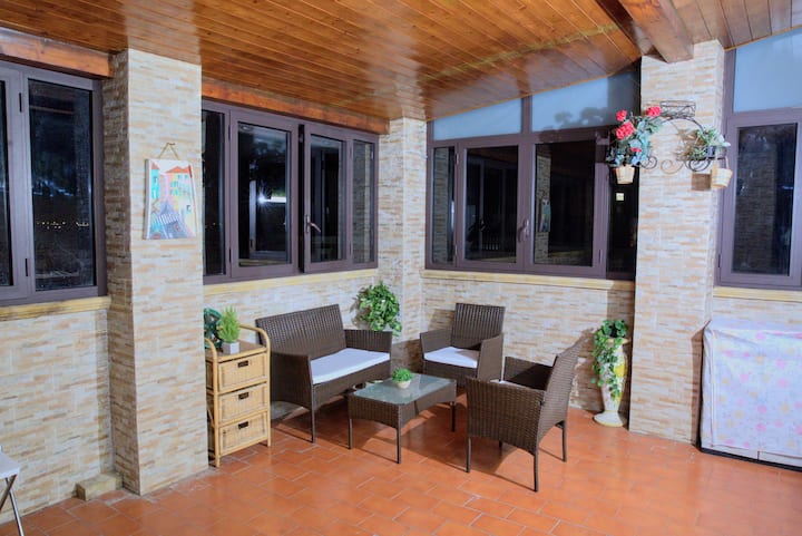 *New!* 3-bedroom Apartment With Terrace - Catane