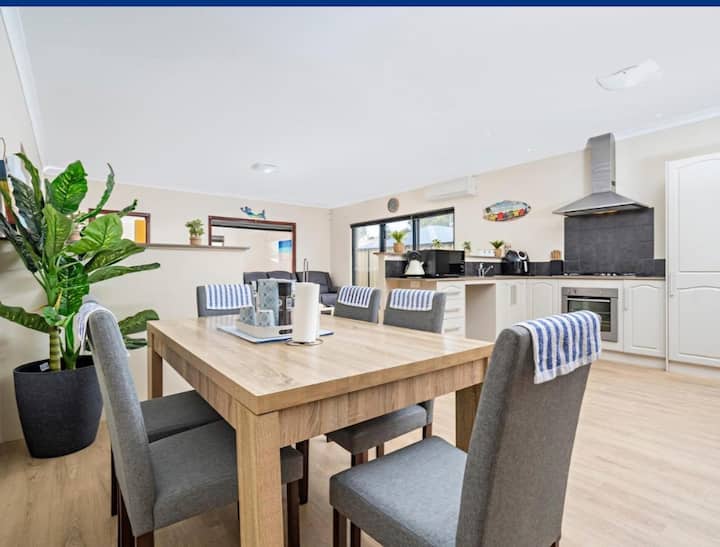 Spacious 4 Br Home Near Beach, Foreshore, City - Geraldton