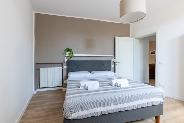 Pisa Station & Airport Modern Apartment - Pisa, Italia