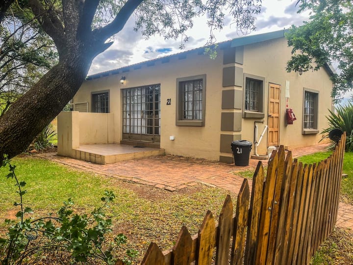 #21 Self-catering Chalet - Tierpoort