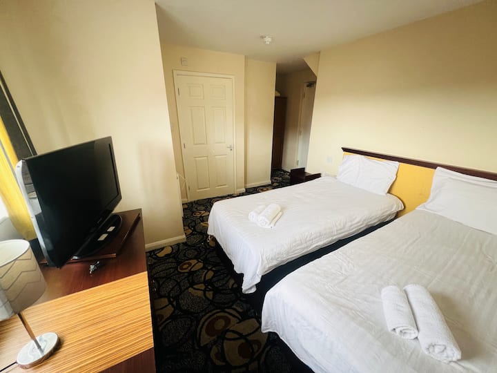 Twin Room With Private Bathroom - Skegness