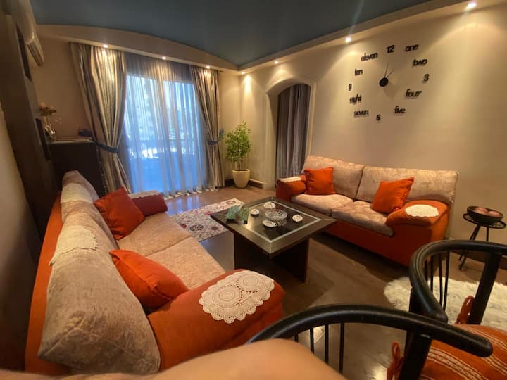 Cozy & Modern Apartment In Maadi - Caïro