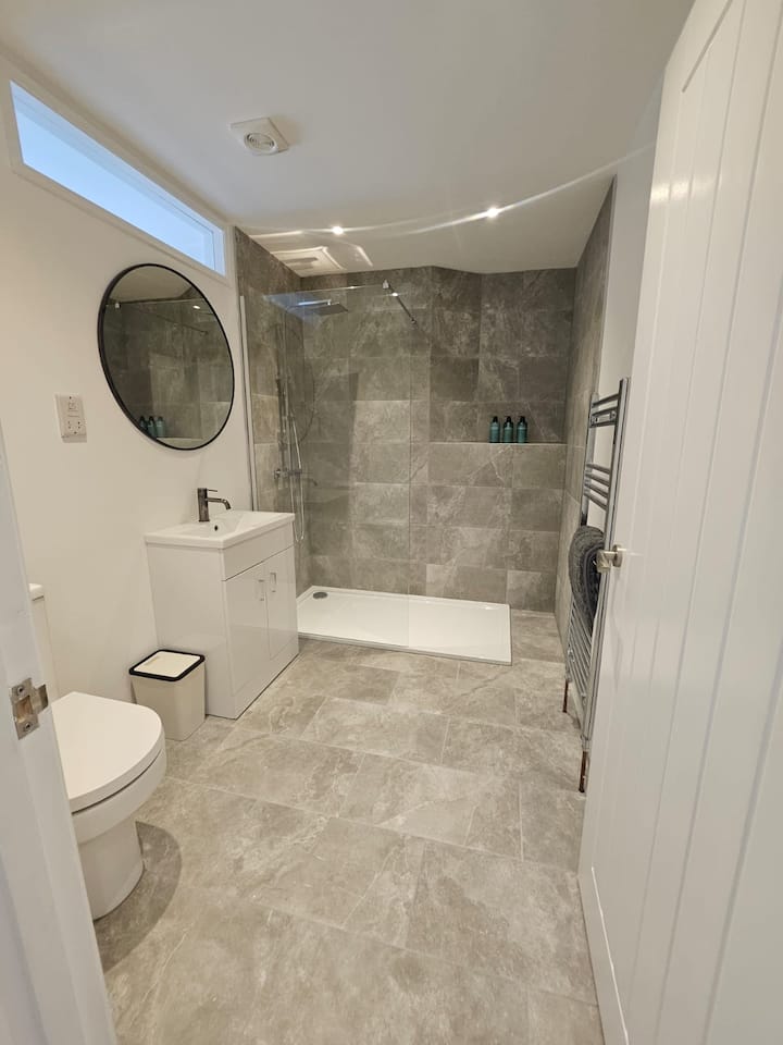 River Breeze Apartments 1 - East Beach