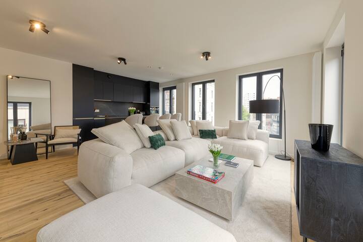 Designer Duplex 3br & Mini Golf - Amberes