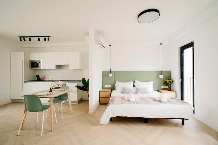 Luxury 1bdr Suite | Sliema Main St, Near Beach - Malta