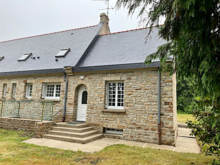 Maison Postolonnec
(7) - Plomodiern