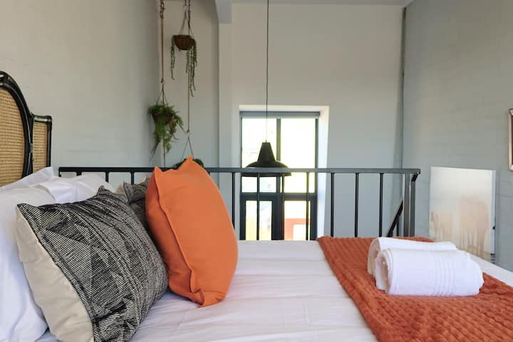 The Archive, Cozy Retreat In Vibrant Obs - Goodwood