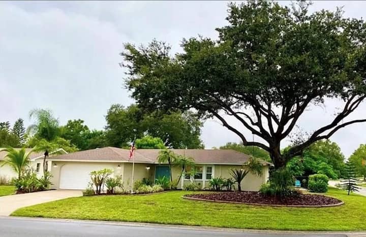 Venice Charm 3/2 Heated, Screened Pool - Venice, FL