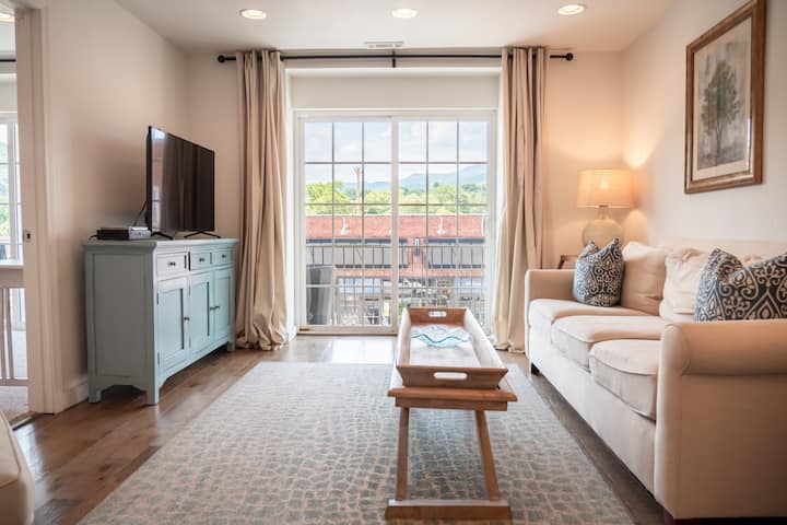 Suites By Madison #1  Balcony - Bryson City, NC