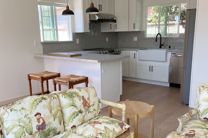 Charming House In Burbank - Burbank, CA