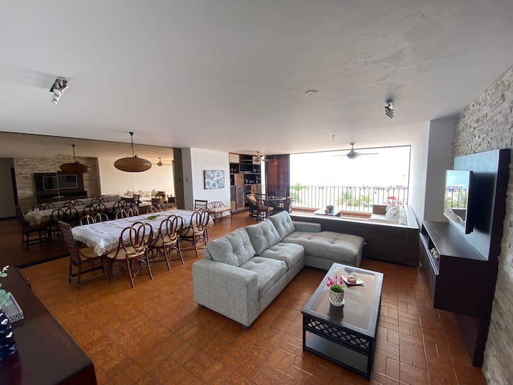 Amplio Departamento Frente Al Mar Chipipe - Salinas