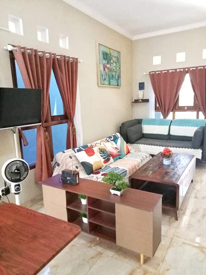 Brojos Homestay Near Malioboro - Yogyakarta