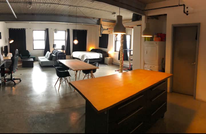 Big Loft, Near Metro And Downtown - Montreal