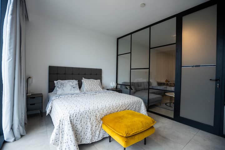 Modern 1br | Pool Access | Prime Airport Location! - 阿克拉