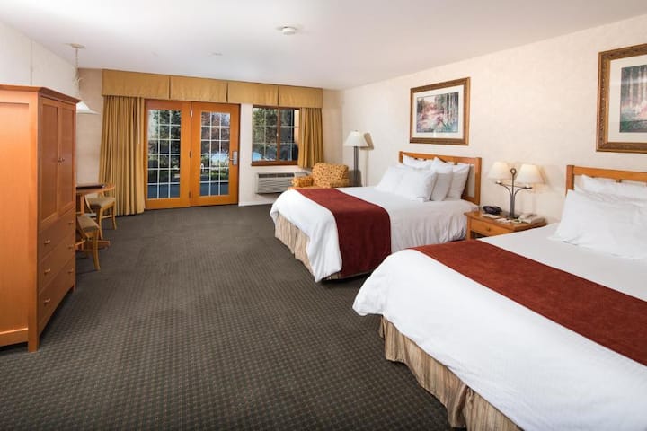 Lakeside Suite W/ 2 Queen Beds - Chelan, WA