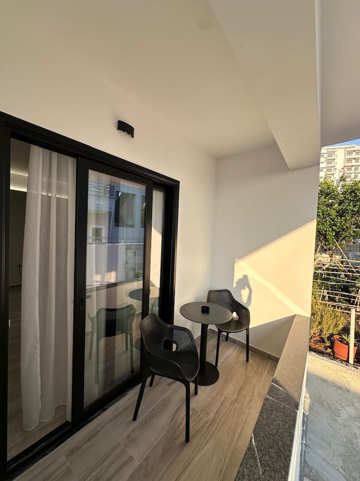 204-io's Apartments - Sarandë