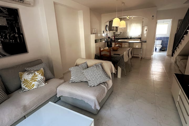 Awaydays | 14 | House 100 M From The Beach - Empuriabrava