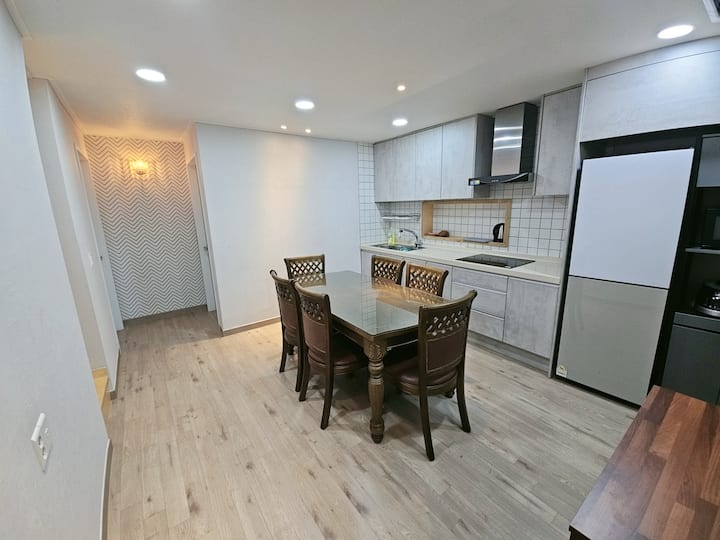 방2개(복층1개)화장실1개/용산/명동/서울역/이태원/남산/숙대입구역 도보4분 - Seoul