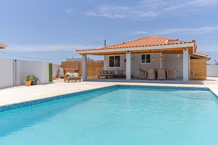 Cozy 3 Bedroom House In Noord - Aruba
