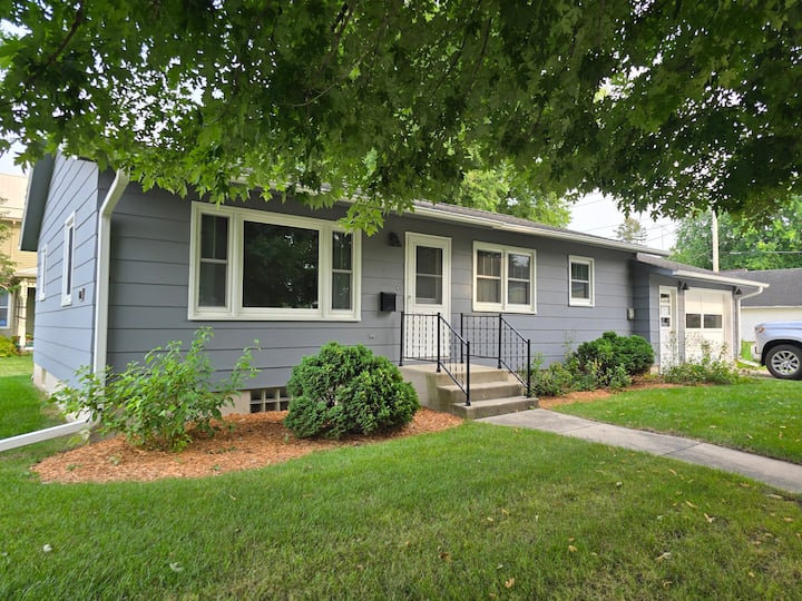 Water St. Guest House - Decorah, IA