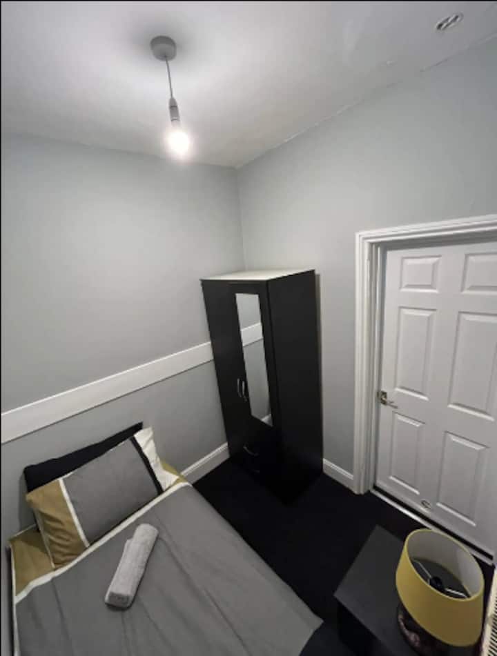 Cozy Single Room In Shared House - Bath