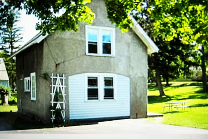 The Bell House Of Driftwood Inn - Hosmer Winery, Ovid