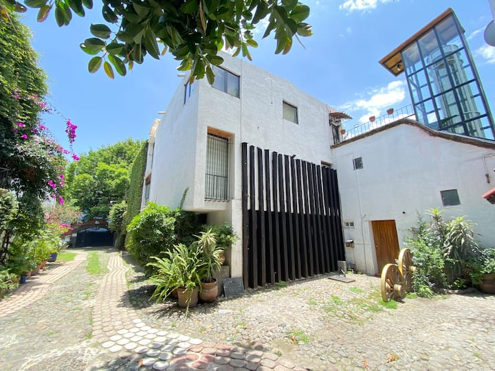 Casa En El Centro De Coyoacán. - Mexico City