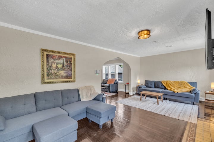 2 Miles To Arabian Horse Show/expo-3 Tv's-king Bed - Tulsa, OK