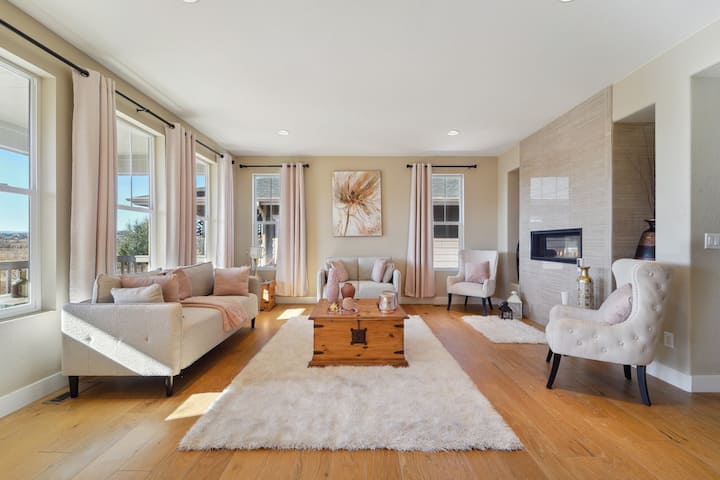 Spacious 4,000 Sq.ft. Retreat. Golf, Ski And Work! - Parker, CO
