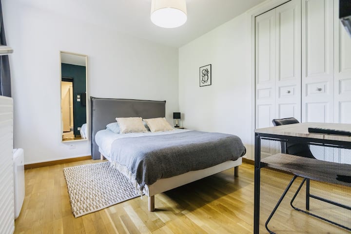 Le Confort Hôtelier à Un Prix Imbattable - Lyon