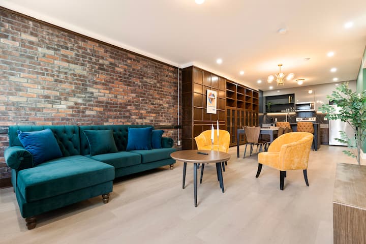 Spacious 2-bedroom Apartment - Laval