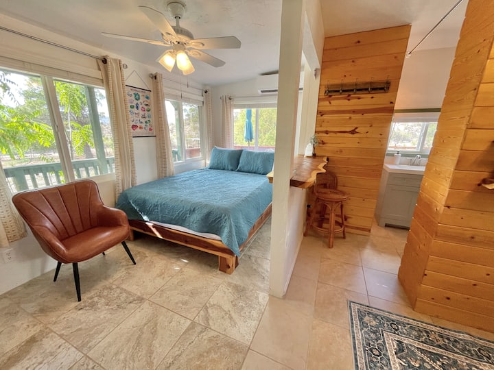 The Crystal Cottage - Cottonwood, AZ