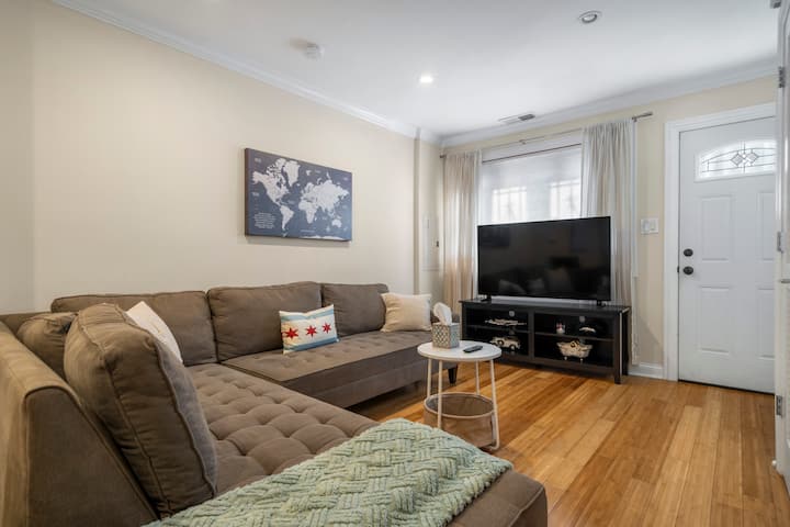 3 Bd/ 2ba With Free Parking Spot By Mccormick - Logan Square - Chicago